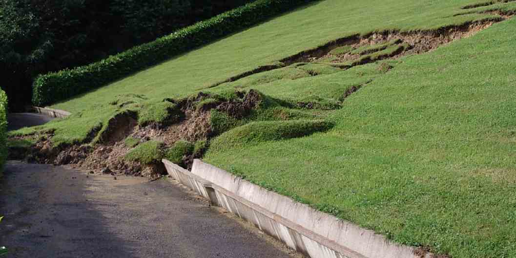"Webinar: Reptación, rotura progresiva y movimiento acelerado de ...